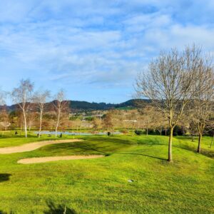 Jugar al golf en Asturias - Bienvenidos a Deva Golf - Deva Golf