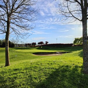 Jugar al golf en Asturias - Bienvenidos a Deva Golf - Deva Golf